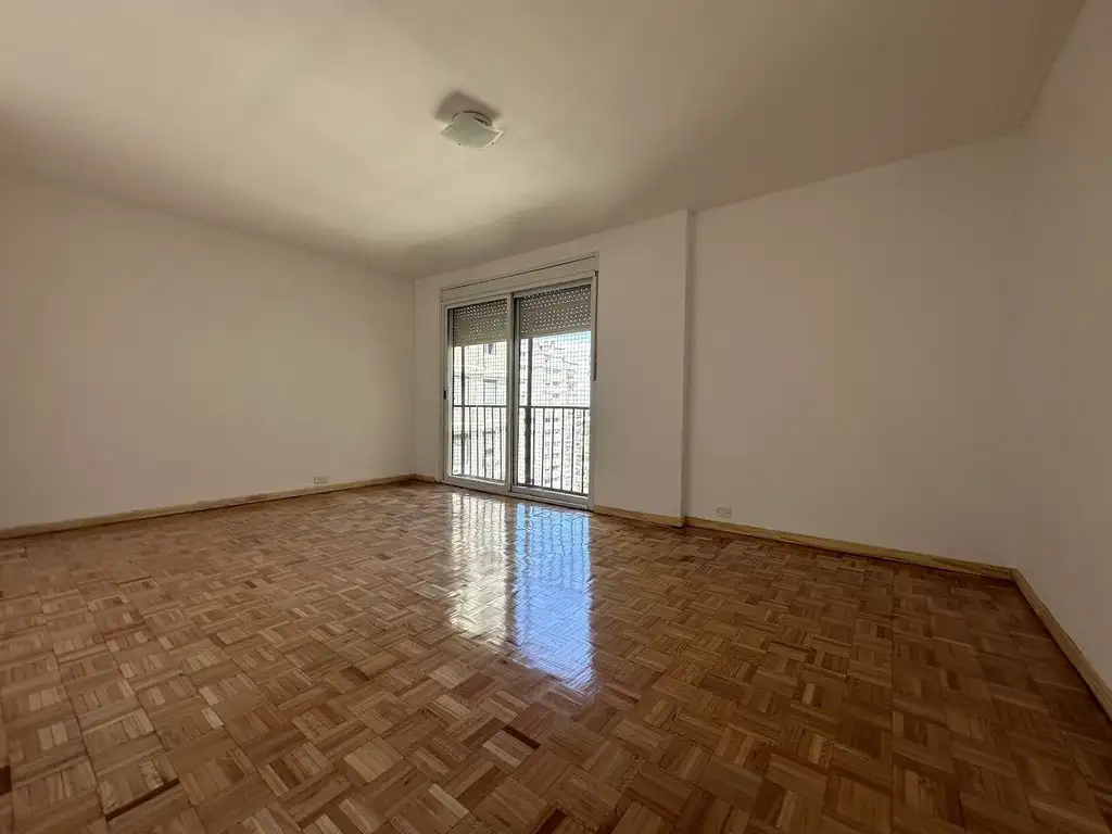 Departamento Venta 3 ambientes 35 años, 60m2, Lateral, Av. Montes Oca ...