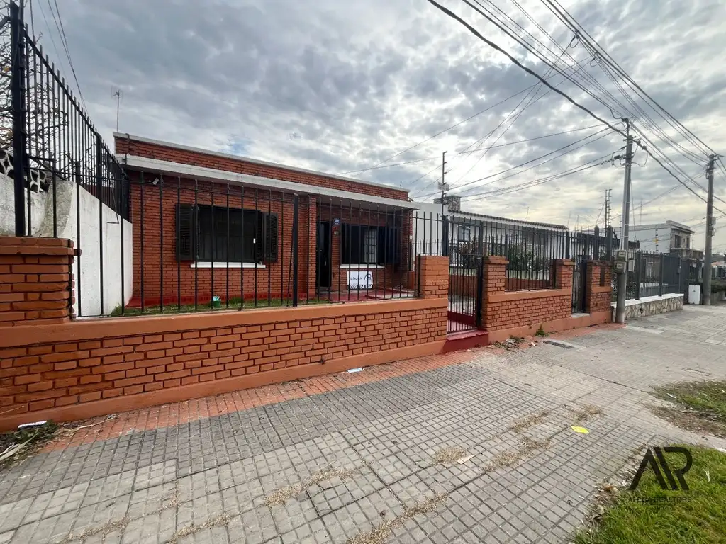 Casa Alquiler 2 dormitorios, 110m2, Este, Alto, Malvin Norte ...