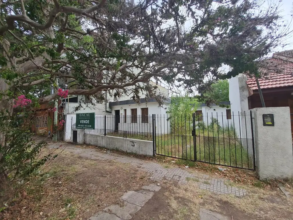 Casa Venta 3 ambientes 35 años, 90m2, 472 E 13A Y 13B N 171, City Bell ...