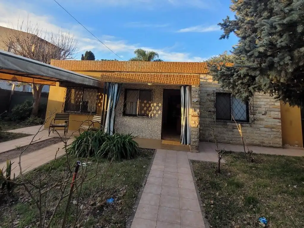 Casa Venta 3 ambientes 20 años, 120m2, 2 cocheras, La Yerra 4700, Villa ...