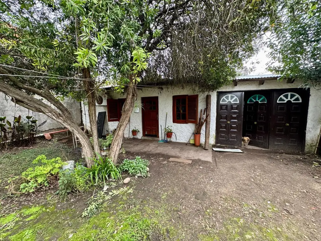 Venta Casa 2 dormitorios 40 años, 70m2, 1 cochera, 141 E/ 478 Y 479, Joaquin Gorina | Argenprop