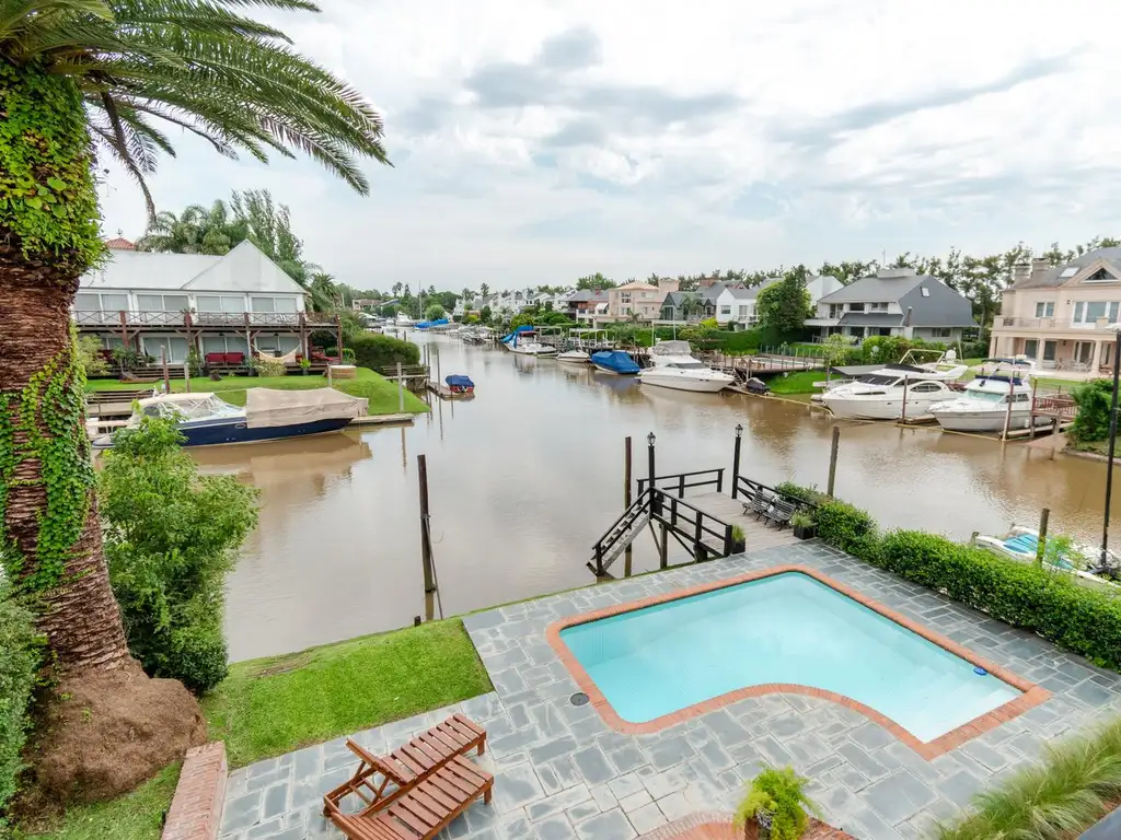 Venta Casa 4 dormitorios 35 años, 4 cocheras, 416m2, B° Marina Del Sol ...