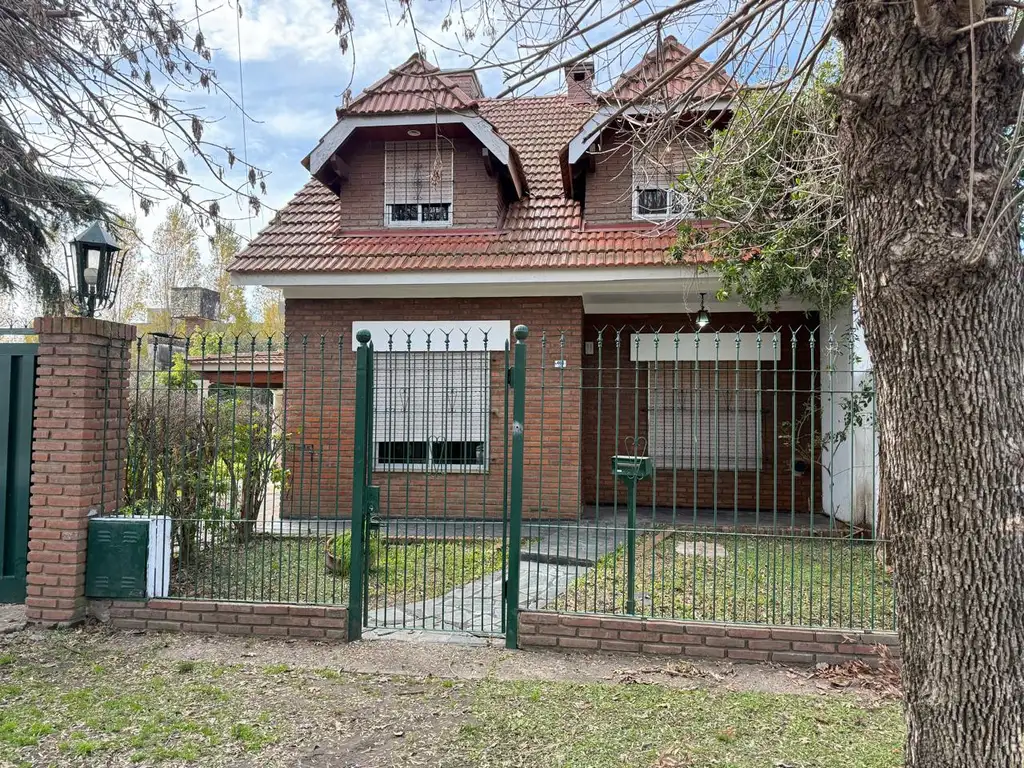 Alquiler Casa 3 dormitorios 18 años, 3 cocheras, 230m2, Miguel Soler ...