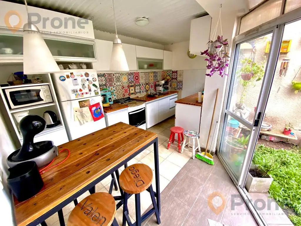 Venta Casa 2 dormitorios 50 años, 86m2, Gorriti 200. Casa Pasillo 2 Dormitorios. Patio Verde ...