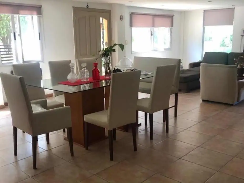 Alquiler Casa 3 dormitorios, 300m2, 2 cocheras, Sargento Cabral 2600 ...