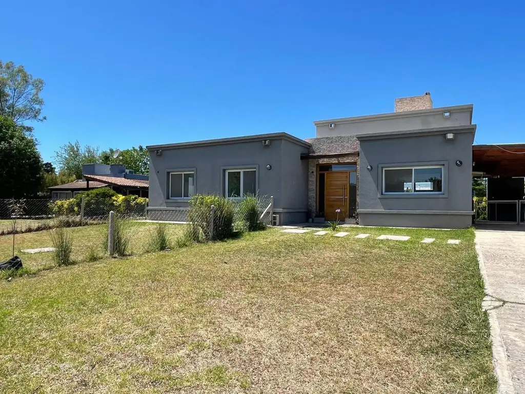 Venta Casa 3 dormitorios 7 años, 130m2, 2 cocheras, La Cuesta, La Cuesta, Buenos Aires | Argenprop