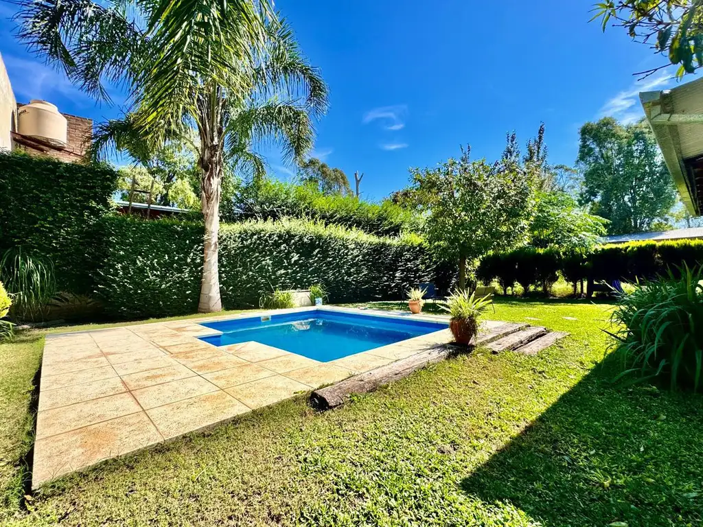 Casa Venta 2 ambientes 9 años, 1 cochera, 92m2, Calle 6 Y Alfredo ...