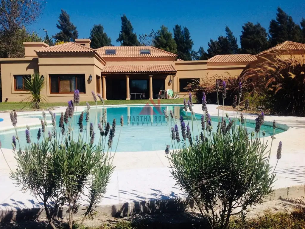 Casa Venta 5 ambientes 15 años, 1 cochera, 260m2, Solar Capilla -, El ...