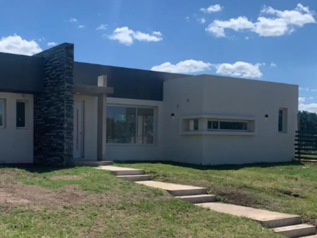 Venta Casa 3 dormitorios a estrenar, 2 cocheras, 152m2, Campana, Zona Norte | Argenprop