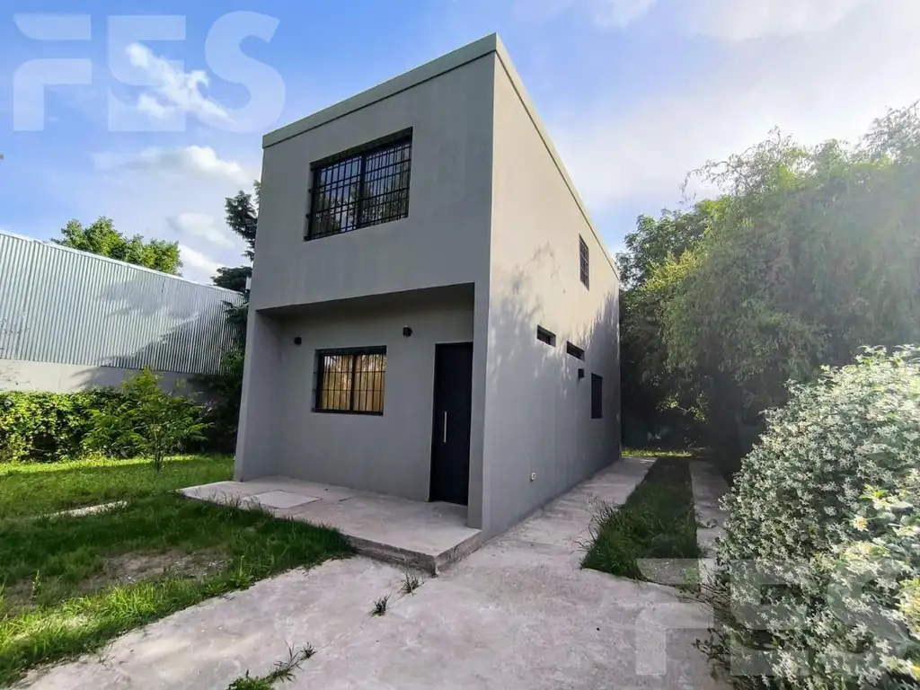 Venta Casa 2 dormitorios 10 años, 3 cocheras, 80m2, Managua 1700, Villa ...