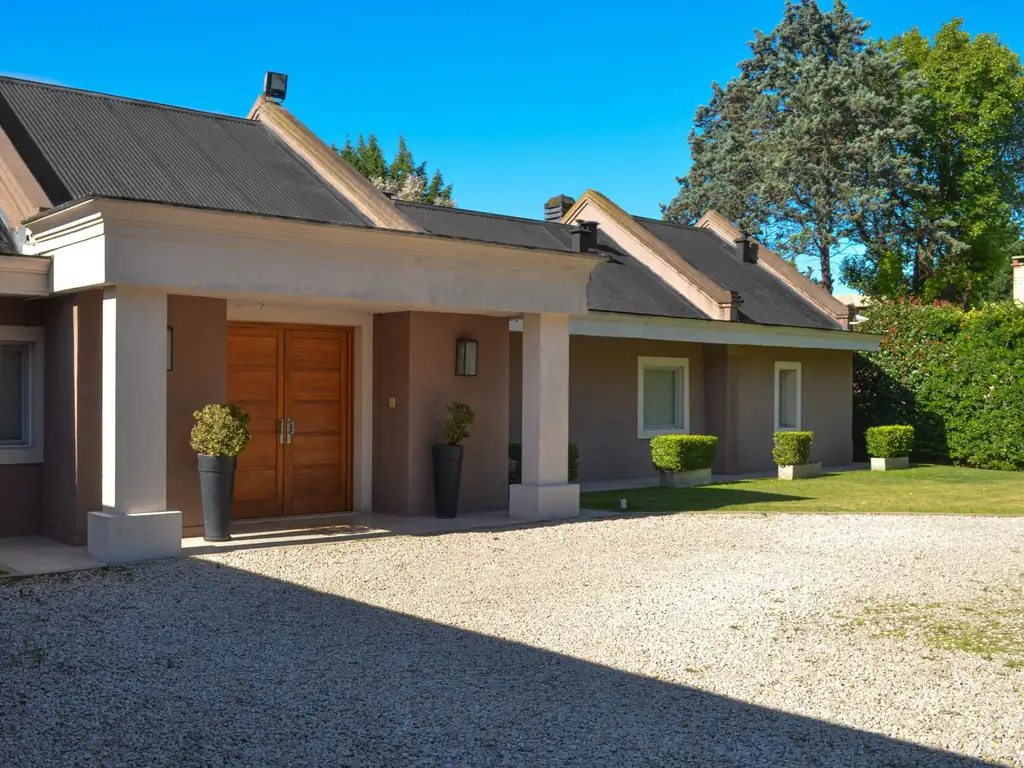 Venta Casa 3 dormitorios 16 años, 2 cocheras, 300m2, Avenida Presidente ...