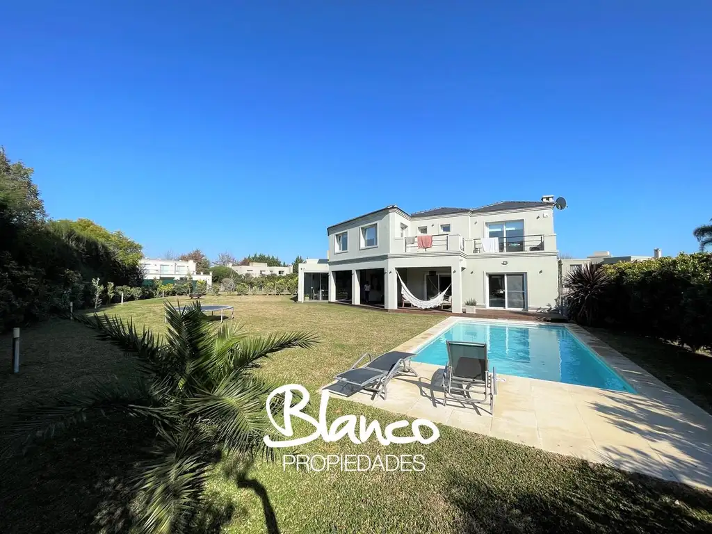 Venta Casa 5 dormitorios 5 años, 2 cocheras, 322m2, Haras Santa María ...