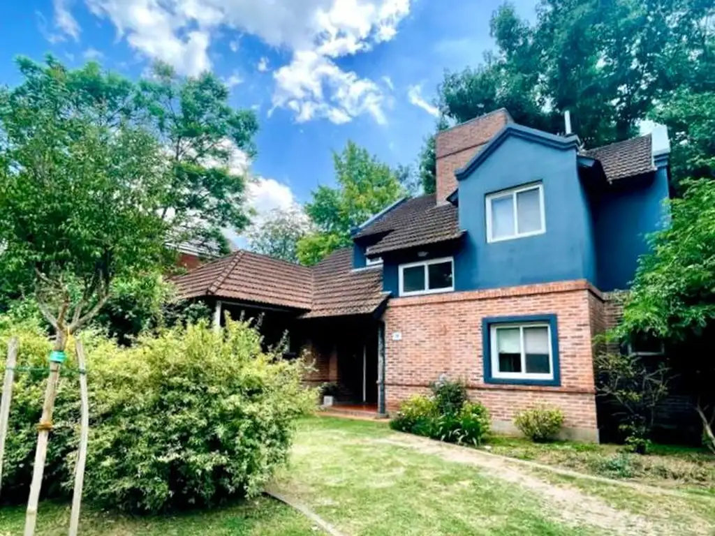 Venta Casa 4 dormitorios 25 años, 2 cocheras, 223m2, Barrio Villa Bertha, Benavidez | Argenprop