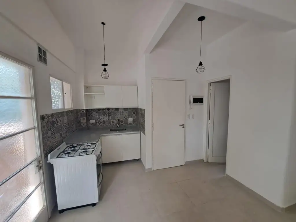 Venta PH 1 dormitorio 55 años, 37m2, Inclan 2400, Parque Patricios ...