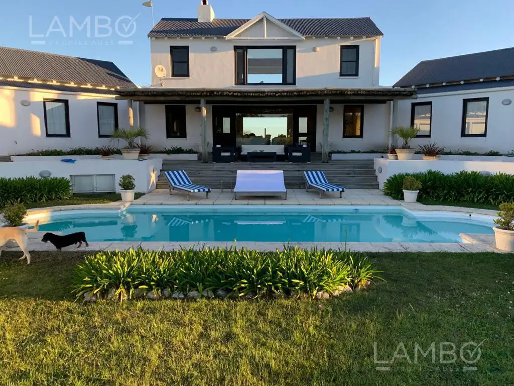 Venta Casa 4 dormitorios a estrenar, 1 cochera, 500m2, Venta Chacra ...