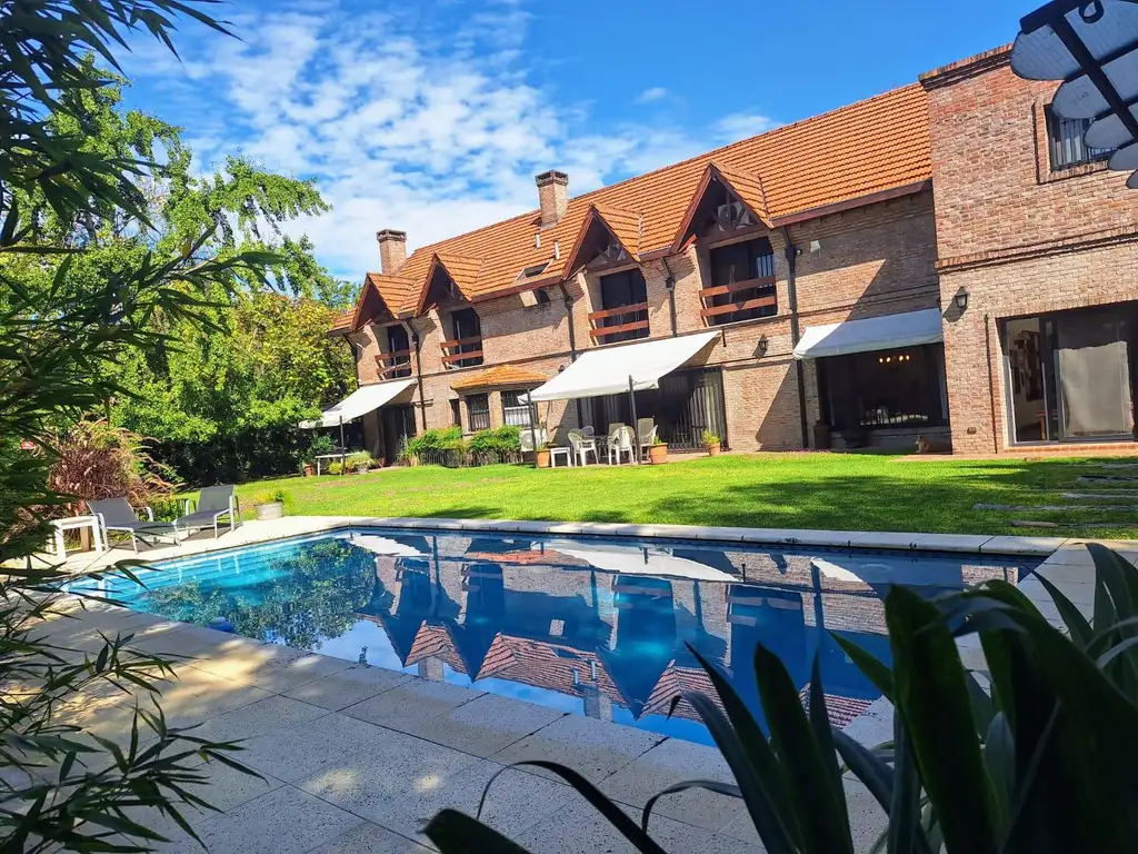 Casa Venta 6 ambientes 20 años, 6 cocheras, 630m2, La Rabida 100 ...