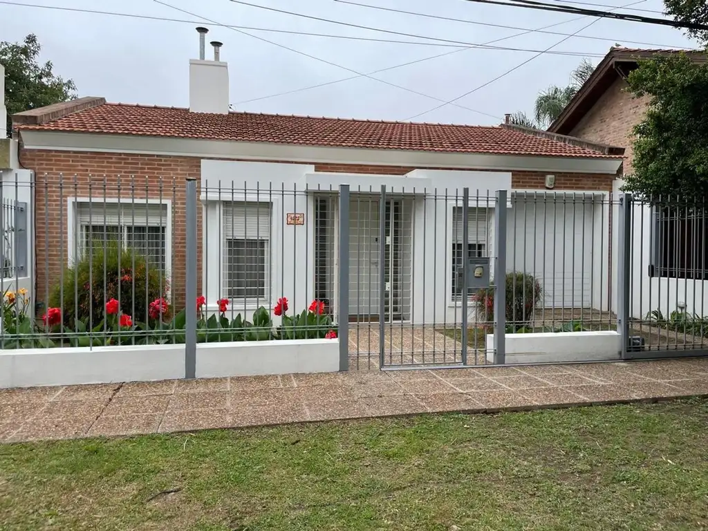 Casa Alquiler 3 ambientes 24 años, 171m2, 2 cocheras, B° Alejandro ...