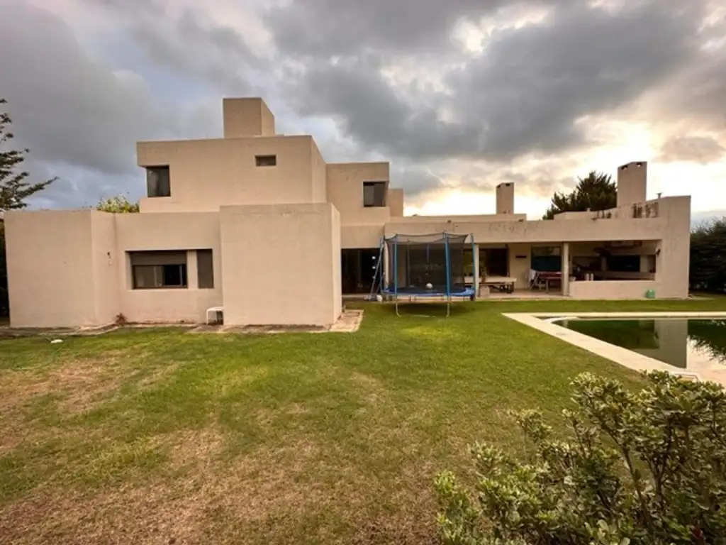 Casa Venta 5 ambientes 10 años, 1200m2, 2 cocheras, Country San Isidro ...