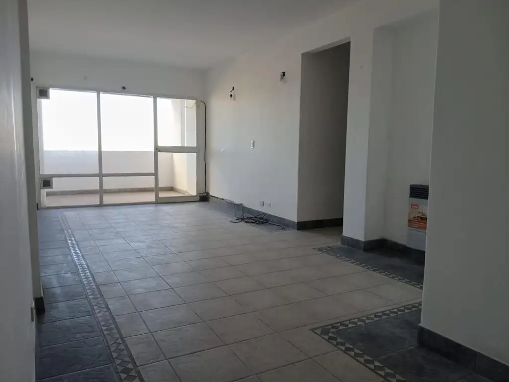 Departamento Alquiler 4 ambientes 25 años, con balcón, Frente, Isabel ...