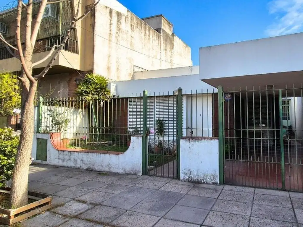 Casa Venta 3 ambientes 50 años, 75m2, 1 cochera, Palacios 1400, Villa ...