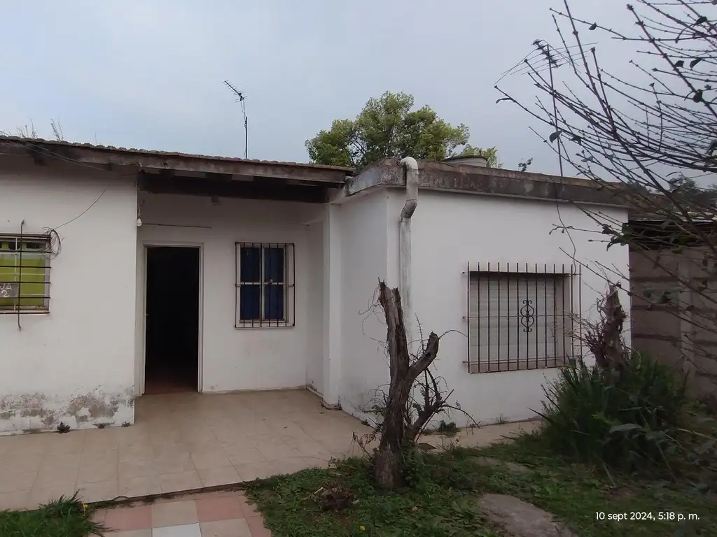 Venta Casa 35 años 3 dormitorios, 67m2, Cayena 2000, Francisco Alvarez ...