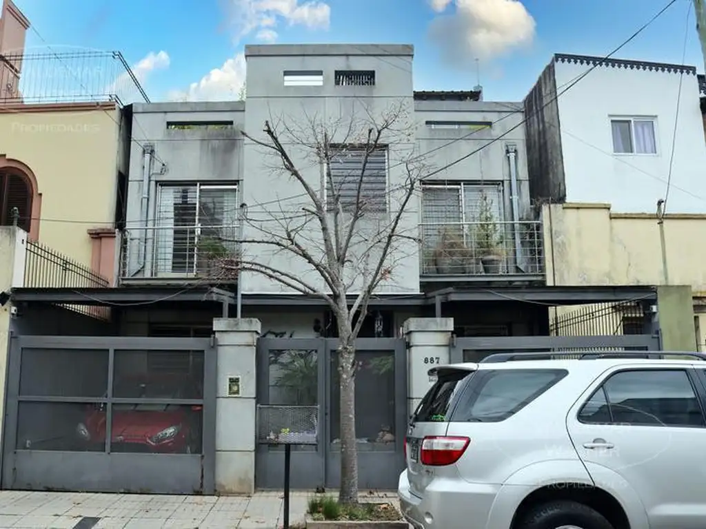 Venta Casa 30 años 4 dormitorios, 300m2, 2 cocheras, 25 Mayo 887, San ...