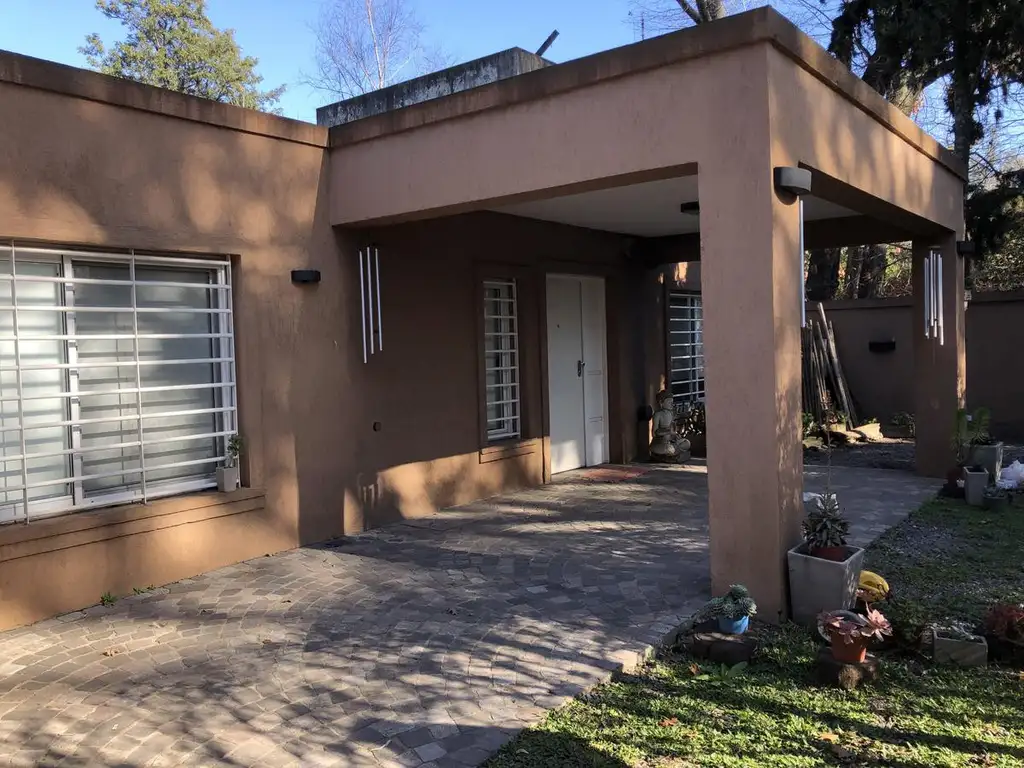 Venta Casa a estrenar 2 dormitorios, 135m2, 3 cocheras, Balbin 4300 ...