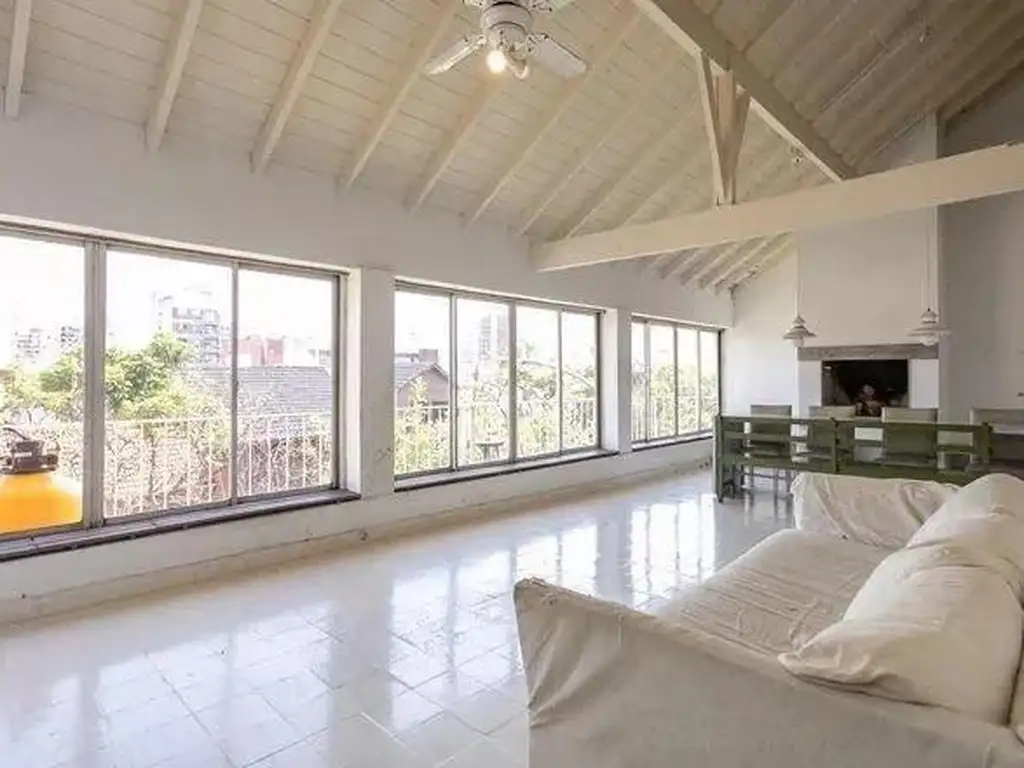 Venta Casa 50 años 4 dormitorios, 162m2, con balcón, Arcos E/ Besares Y Avenida Ruíz Huidobro ...