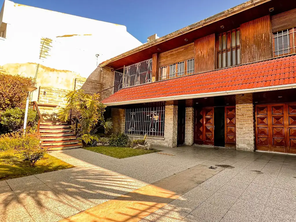 Casa Venta 25 años 8 ambientes, 2 cocheras, 454m2, Alberti 1100, Stella ...