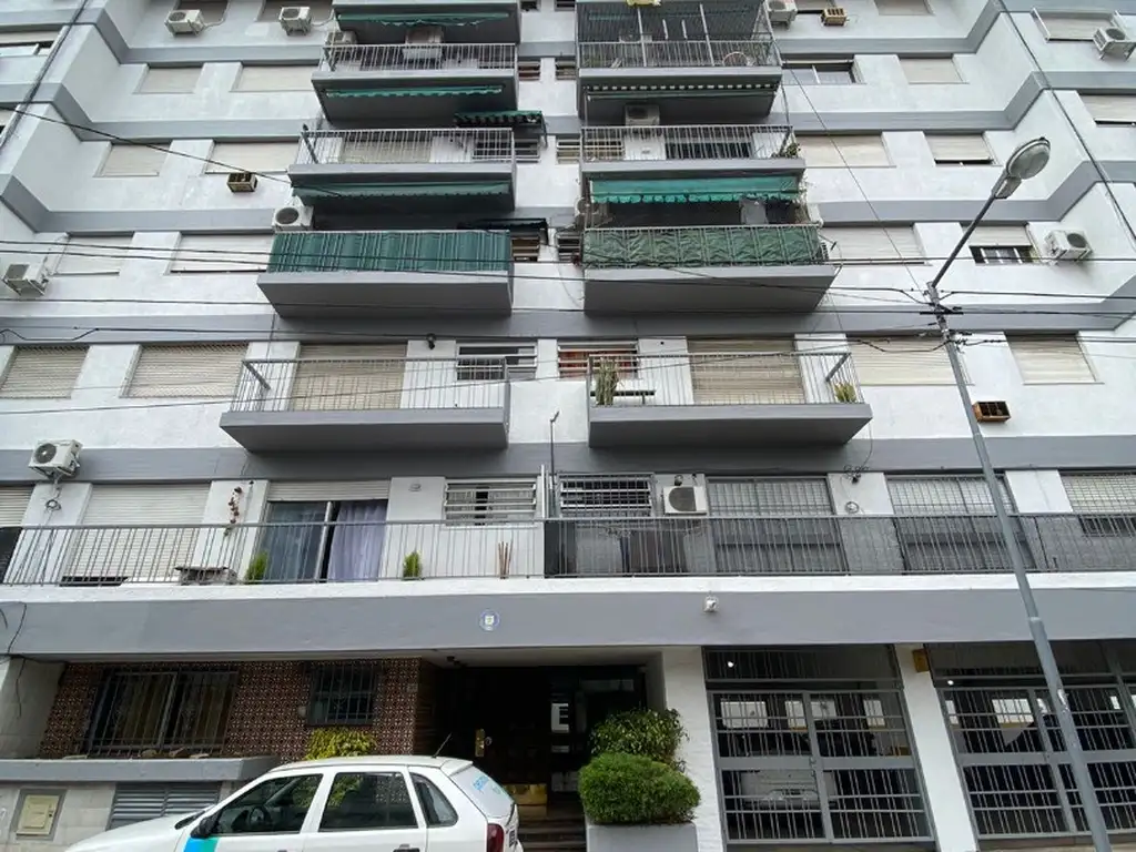 Departamento Alquiler 3 ambientes, Frente, Rivadavia 3800, Centro ...