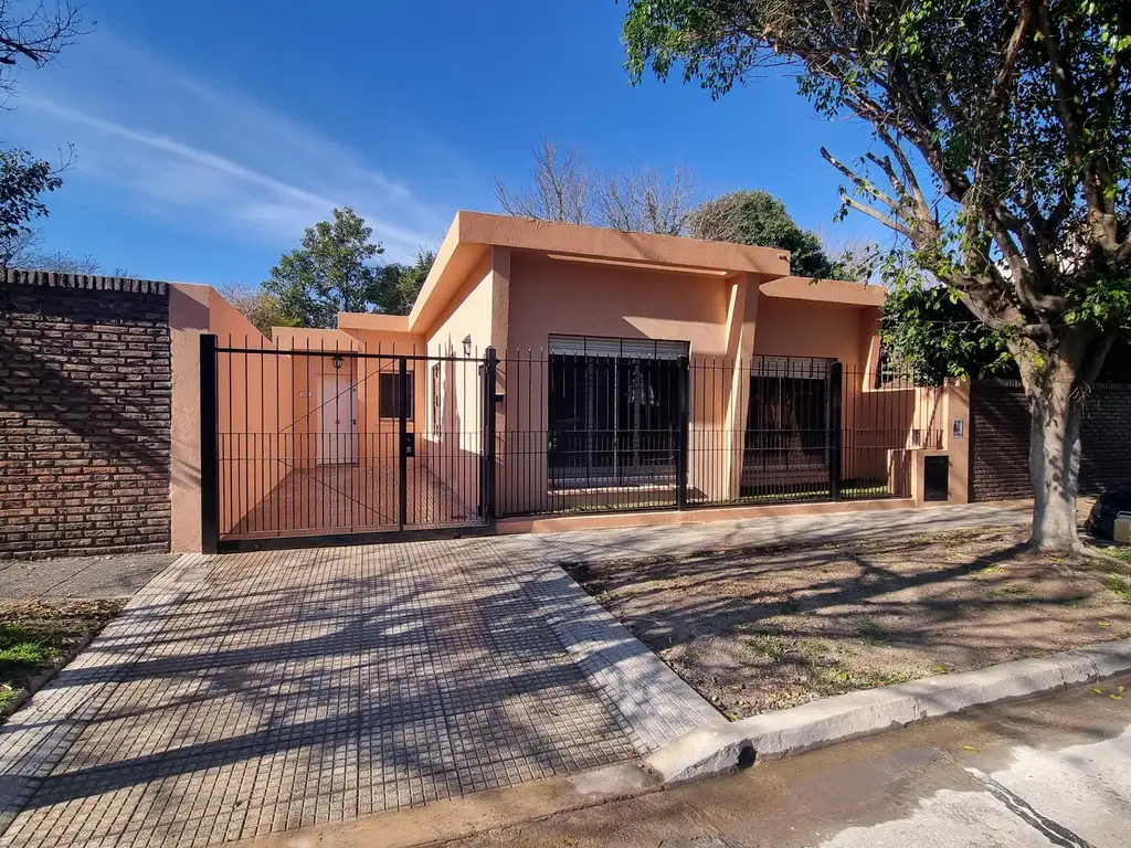 Casa Alquiler a estrenar 4 ambientes, Norte, 1 cochera, Santiago Del ...