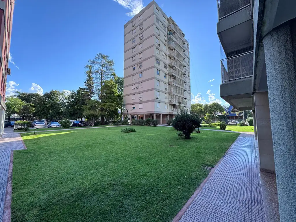 Alquiler Departamento 55 años 3 dormitorios, con balcón, Frente ...