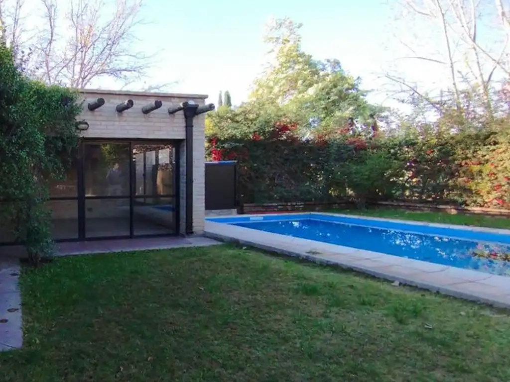 Casa Alquiler 17 años 6 ambientes, 2 cocheras, 580m2, San Francisco Del ...