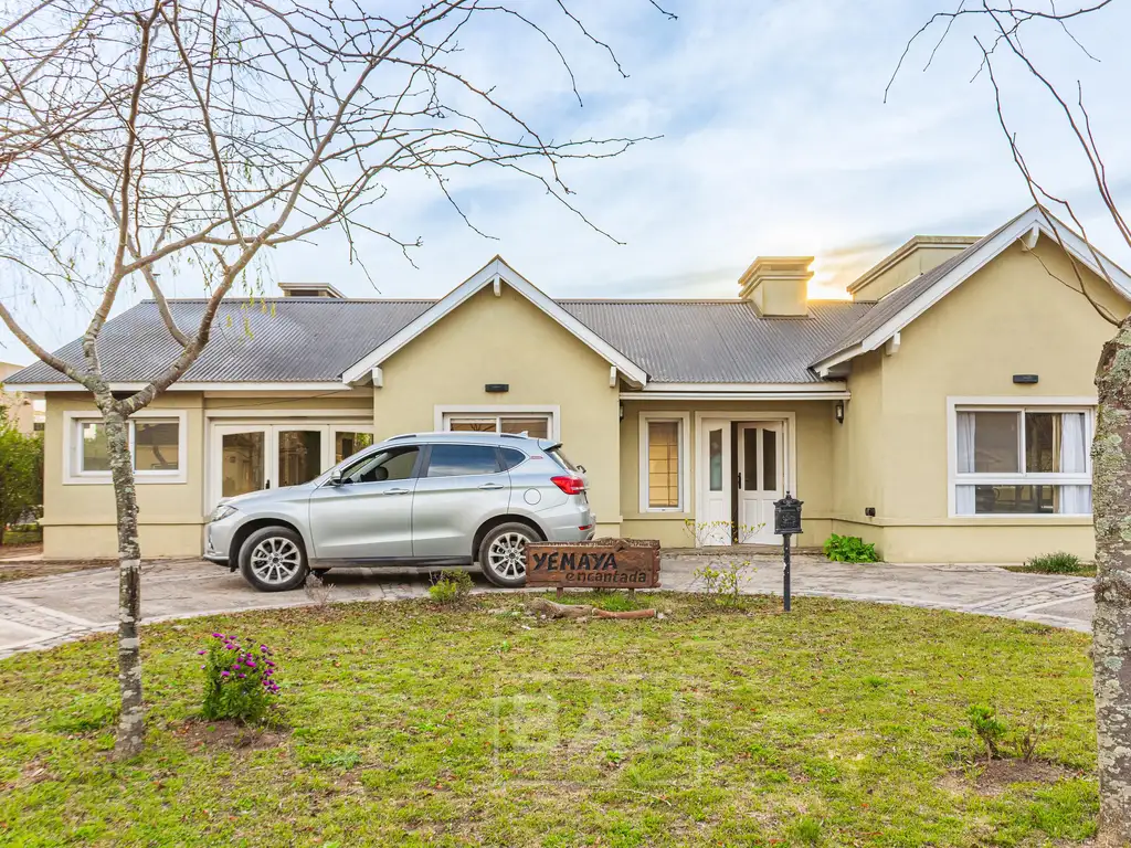 Casa Venta 8 años 4 ambientes, 170m2, 1 cochera, La Cesarina - General ...