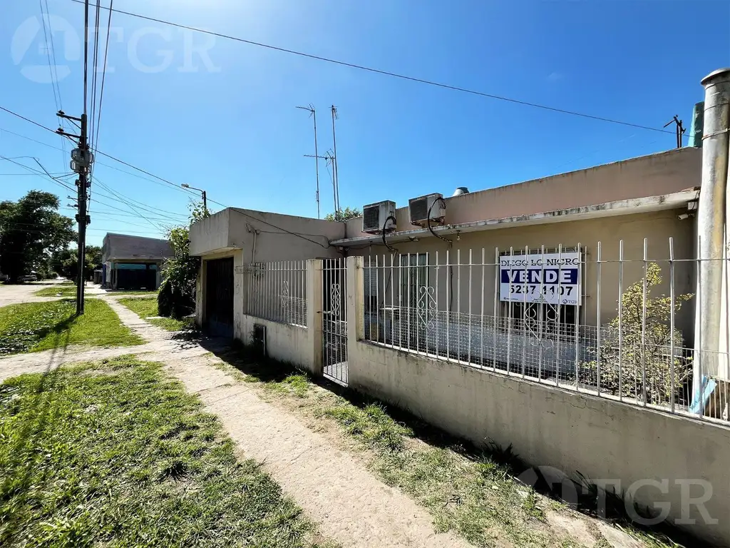 Casa Venta 40 años 3 ambientes, 170m2, 2 cocheras, Berna 1900, Santa ...