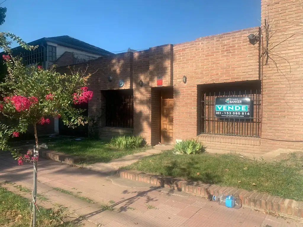 Venta Casa 2 dormitorios, 125m2, 1 cochera, Lord Baden Powell 2900, Parque Velez Sarsfield ...