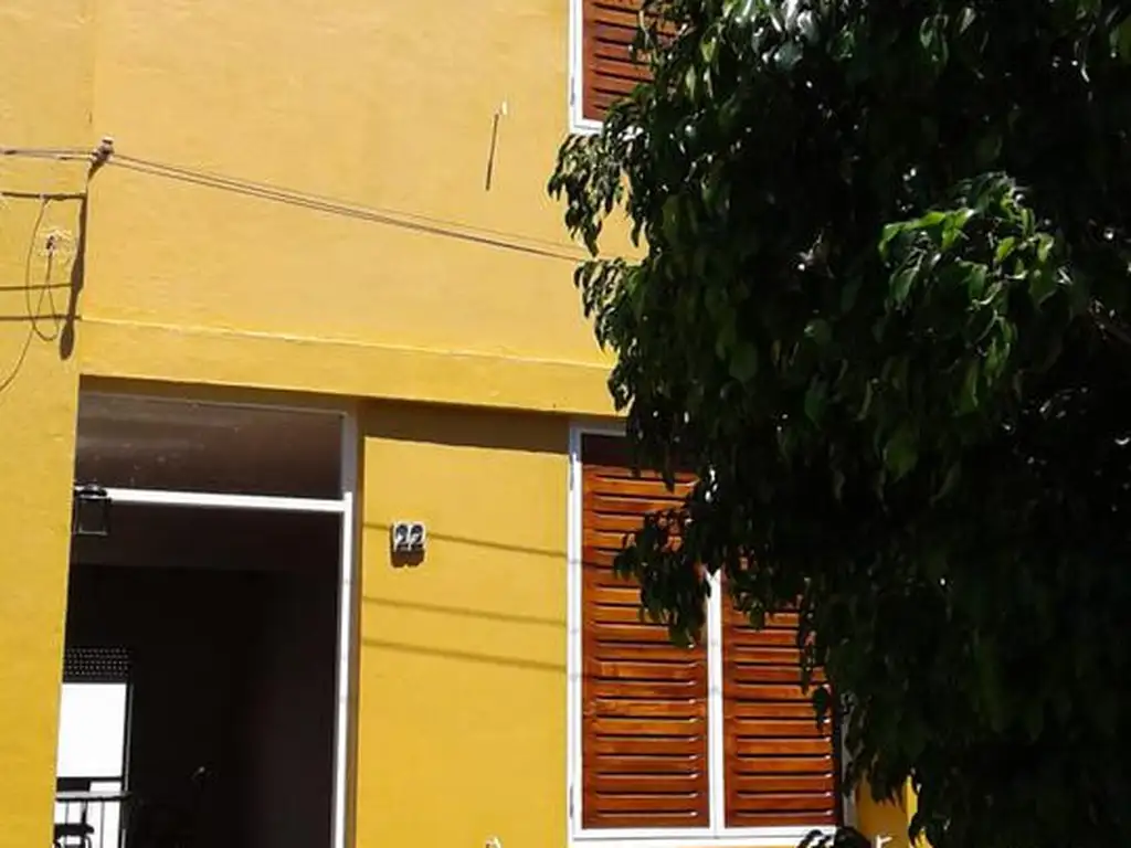 Venta Casa 25 años 3 dormitorios, 99m2, 16 E/ 524 Y 525, Tolosa, La Plata | Argenprop