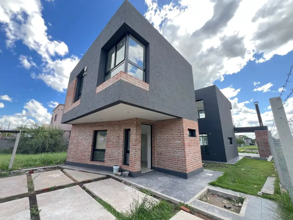 Venta Casa a estrenar 4 dormitorios, 160m2, Norte, 489 E/ 133 Y 134 3800, Joaquin Gorina | Argenprop