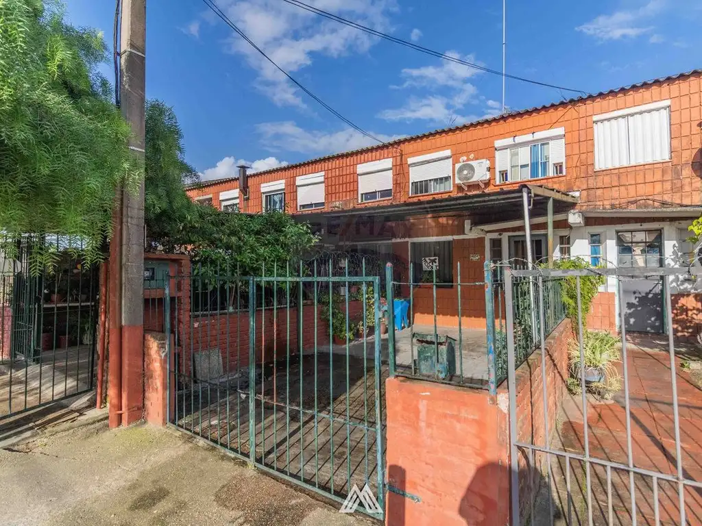 Venta Casa 30 años 2 dormitorios, 68m2, 1 cochera, Orosman Moratorio ...