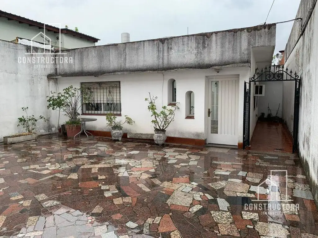 Venta Casa 40 años 4 dormitorios, con balcón, 3 cocheras, José Enrique Rodó 4900, Mataderos ...